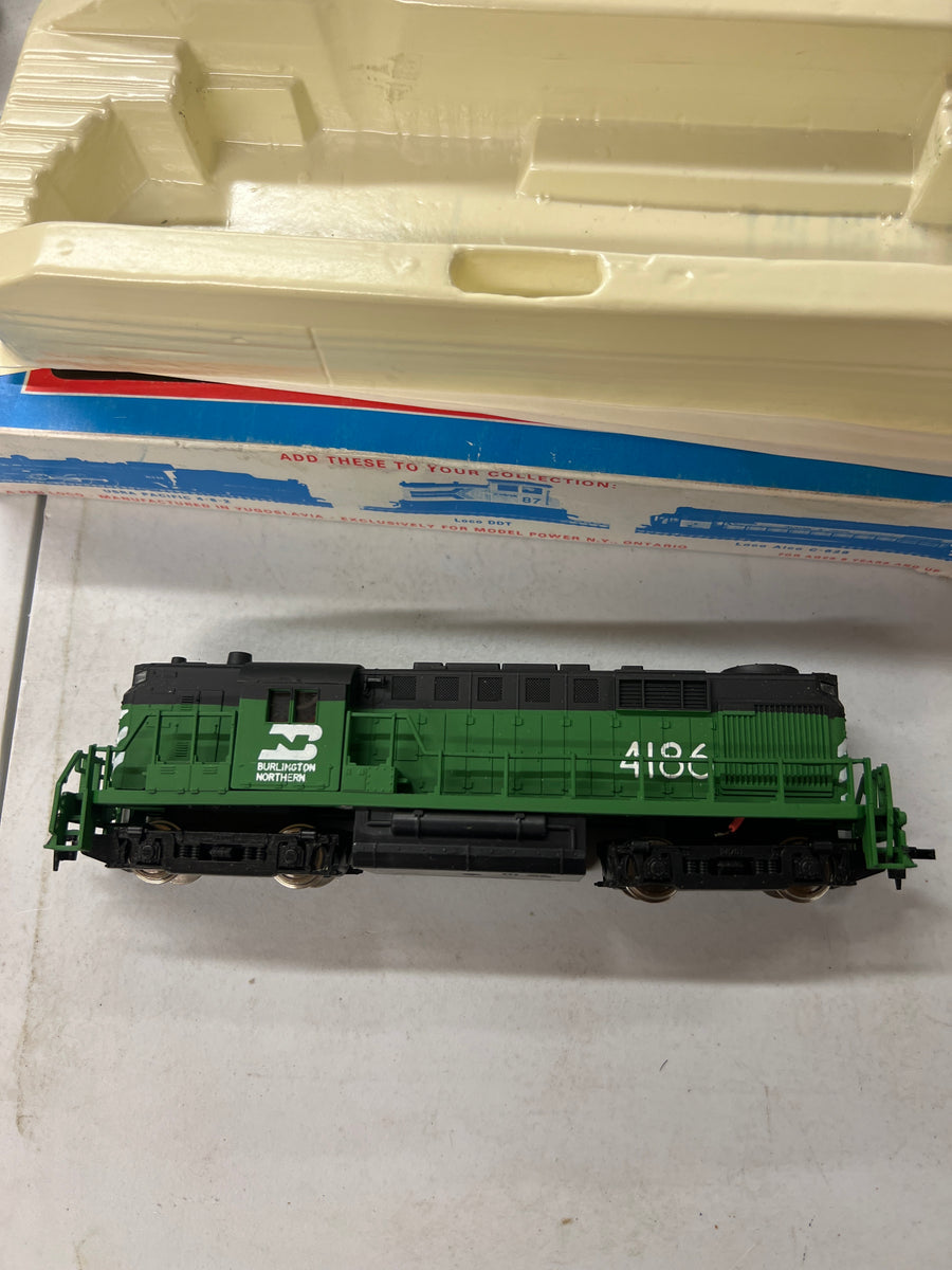Model Power 4186 Burlington Northern BN Alco RS-11 HO SCALE EX No 1