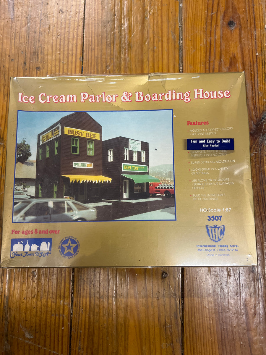 IHC 3507 Ice Cream Parlor & Boarding House HO SCALE NIB