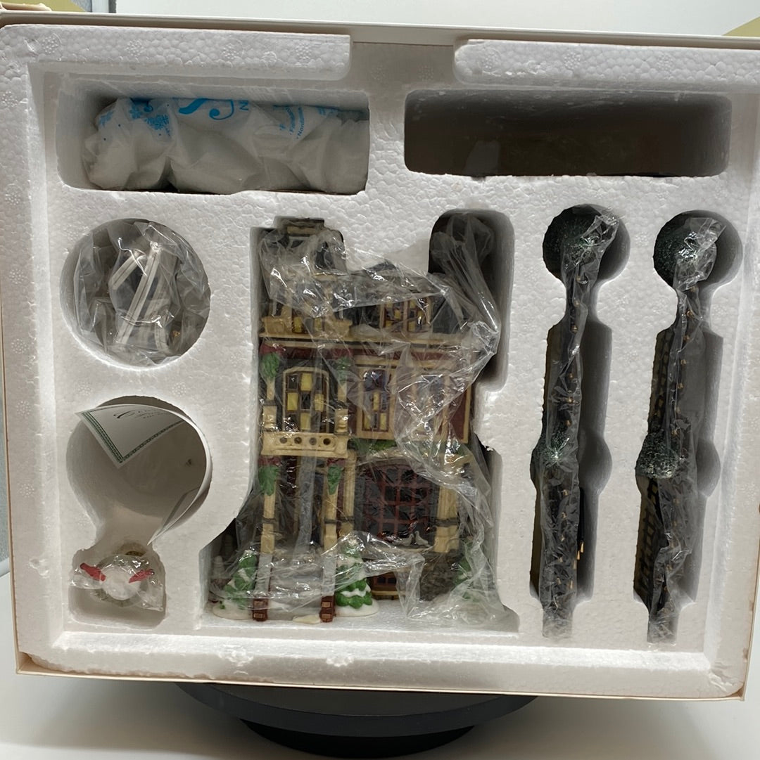 Department 56 Dickens Village Series 56.58352 Chancery Corner gift set