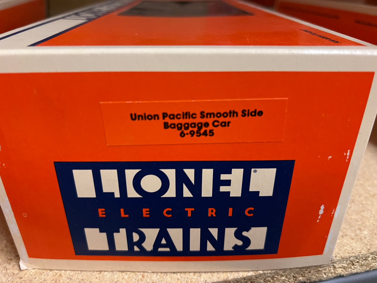 Lionel 6-9545 Union Pacific Smooth Side passenger car O SCALE NEW