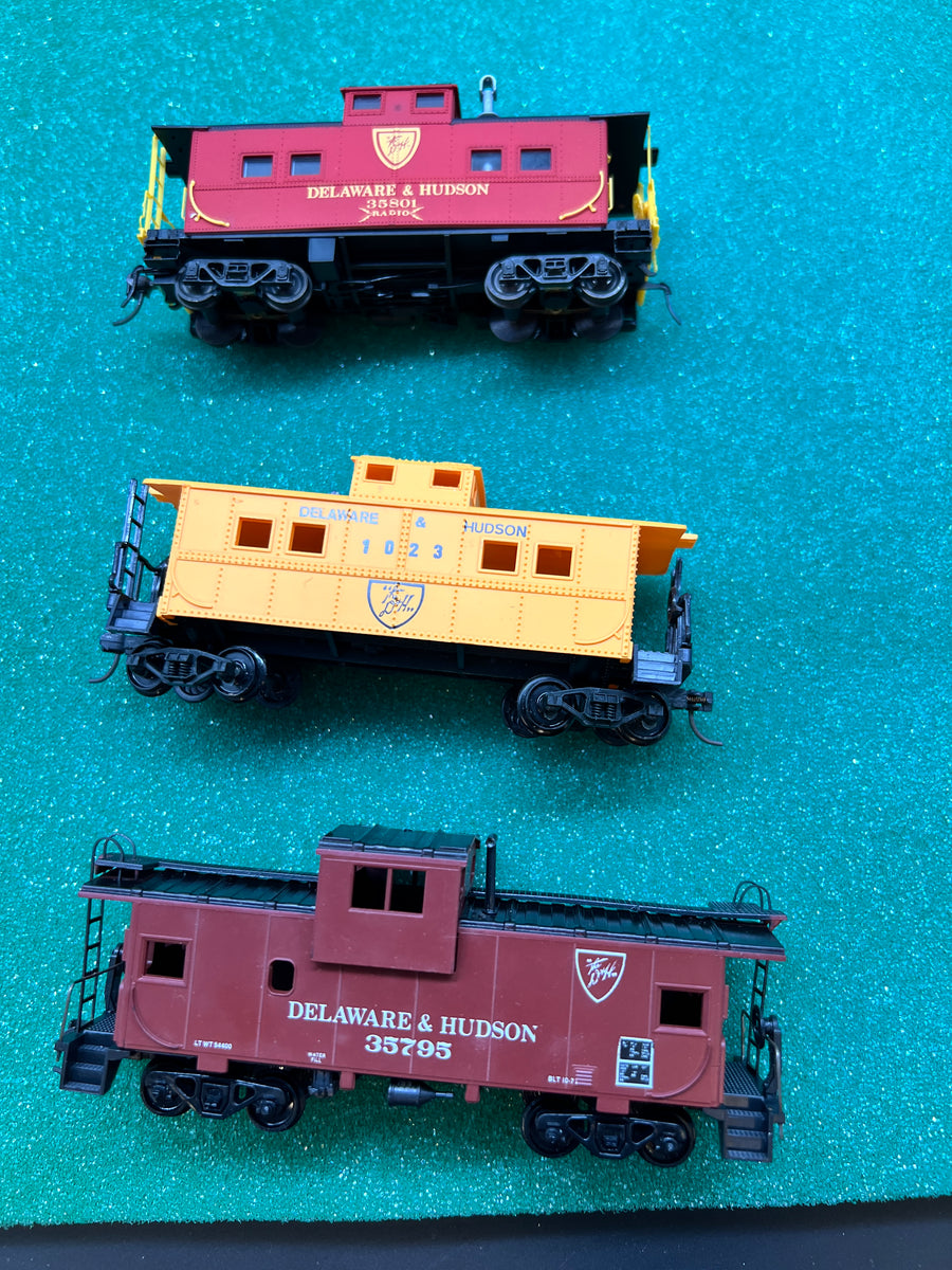 HO Car Pack 126: Set of 3 Delaware Hudson Cabooses pack HO SCALE USED