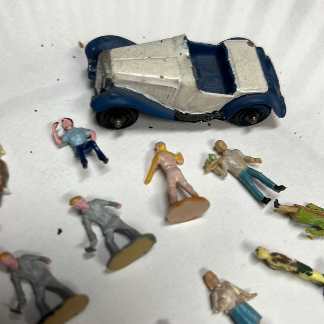 HO Scale figure pack White Car