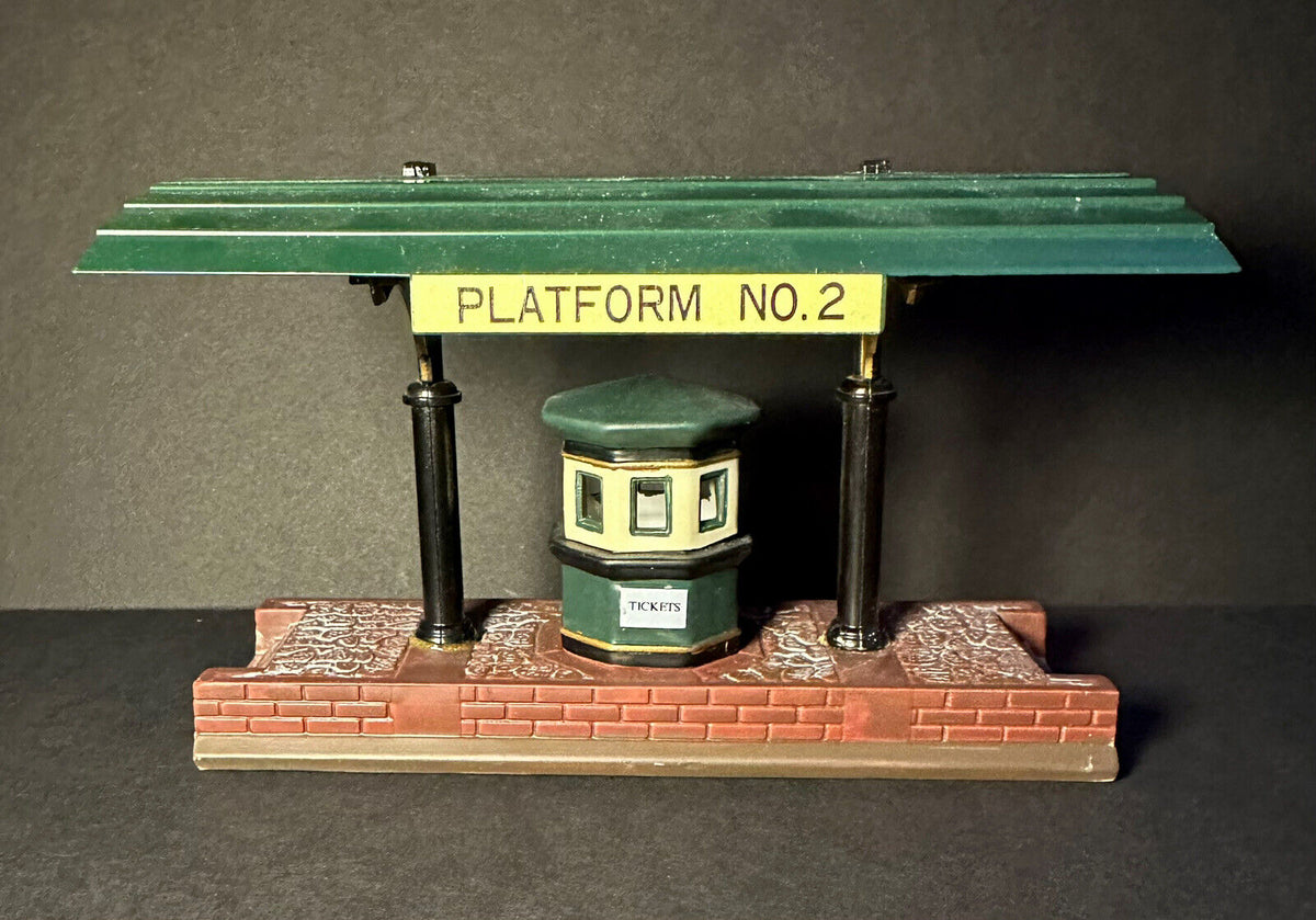 Department 56 5575-1 Victorian Station Train Platform Heritage Village