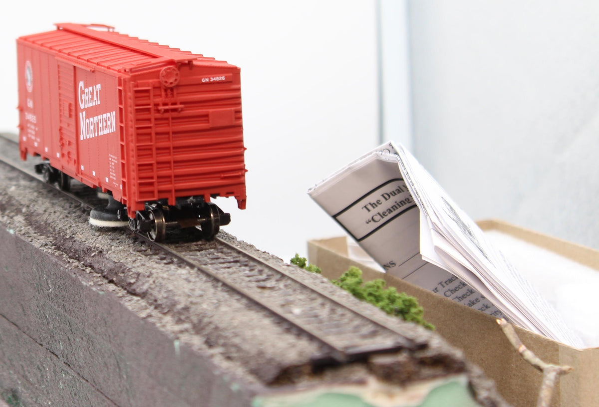 MNP HO Great Northern Motorized Track Cleaning Car DCC Compatible HO S