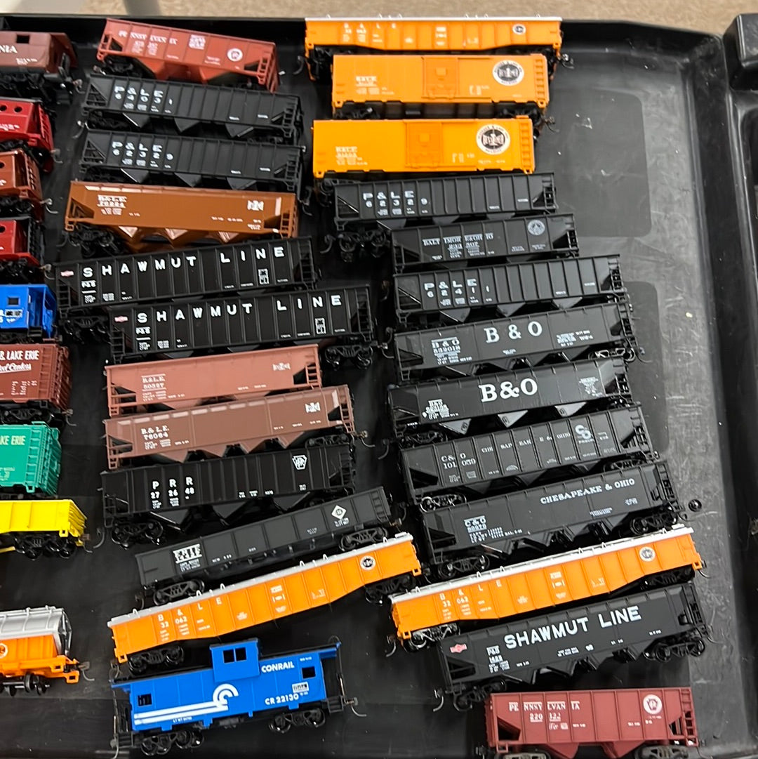 HO Scale Bargain Pack Western PA Freight Cars-- 3 to 4 Random Freight