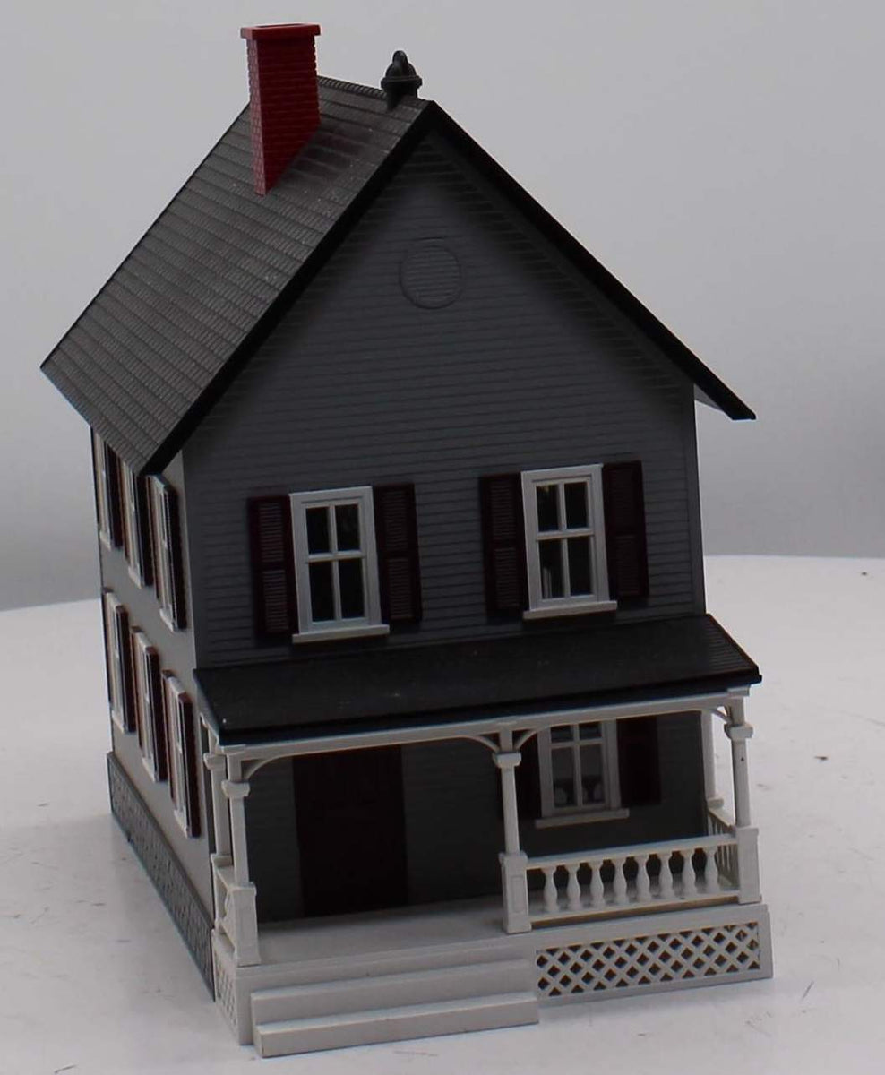 MTH 30-9024 Assembled Row House RailKing gray red shutters O Scale Lik