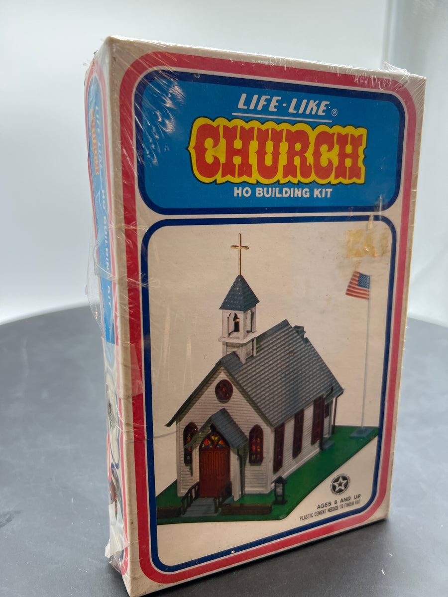 Life-Like 01350 church building kit Ho scale NEW
