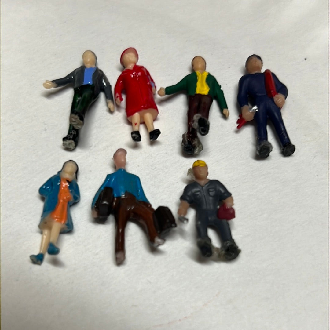 HO Scale figure pack People Walking