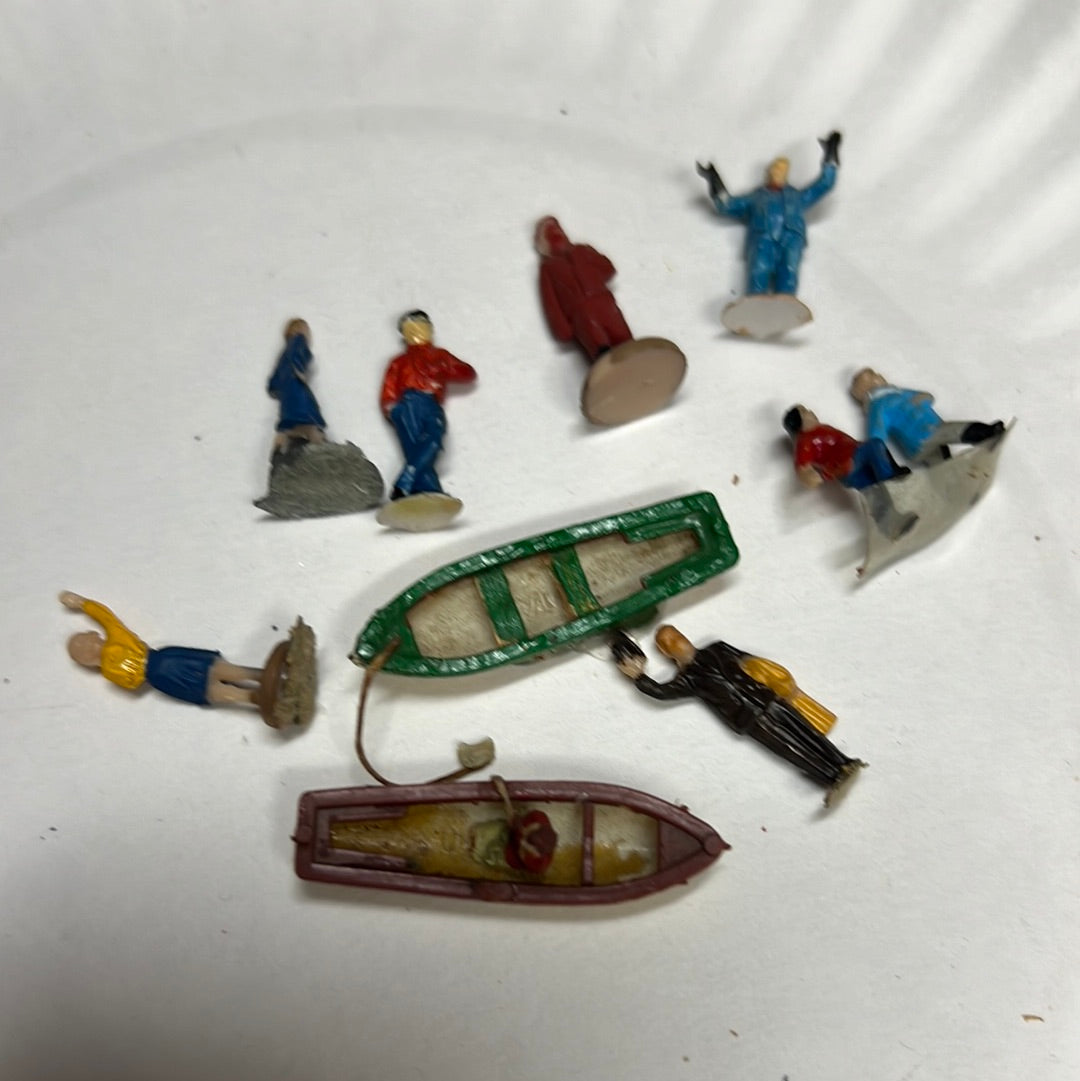 HO Scale figure pack Fishing and People