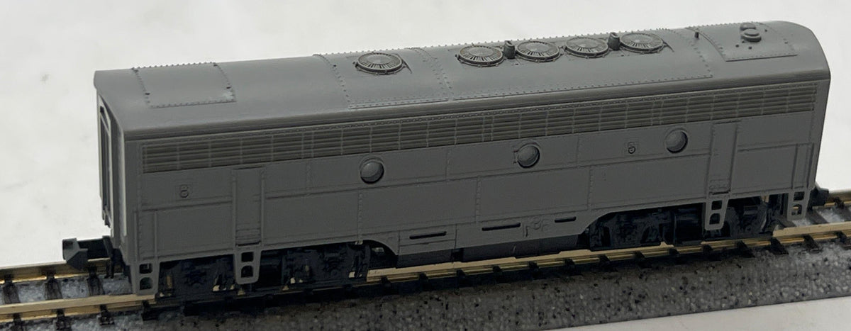 Kato 176-220 UNDECORATED F7-B POWERED B UNIT N SCALE Like New