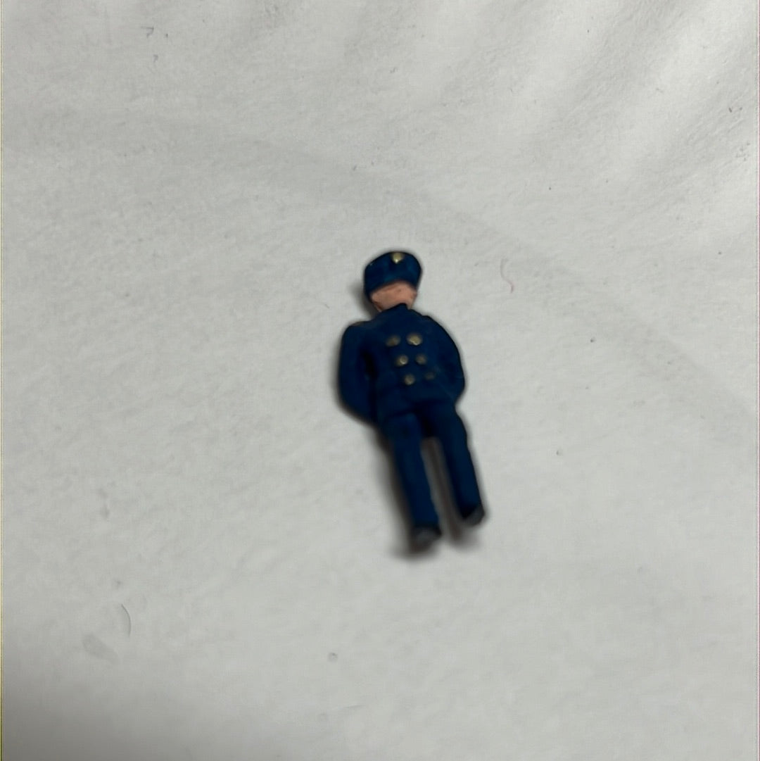 HO Scale figure bargain pack 1 Policeman Metal
