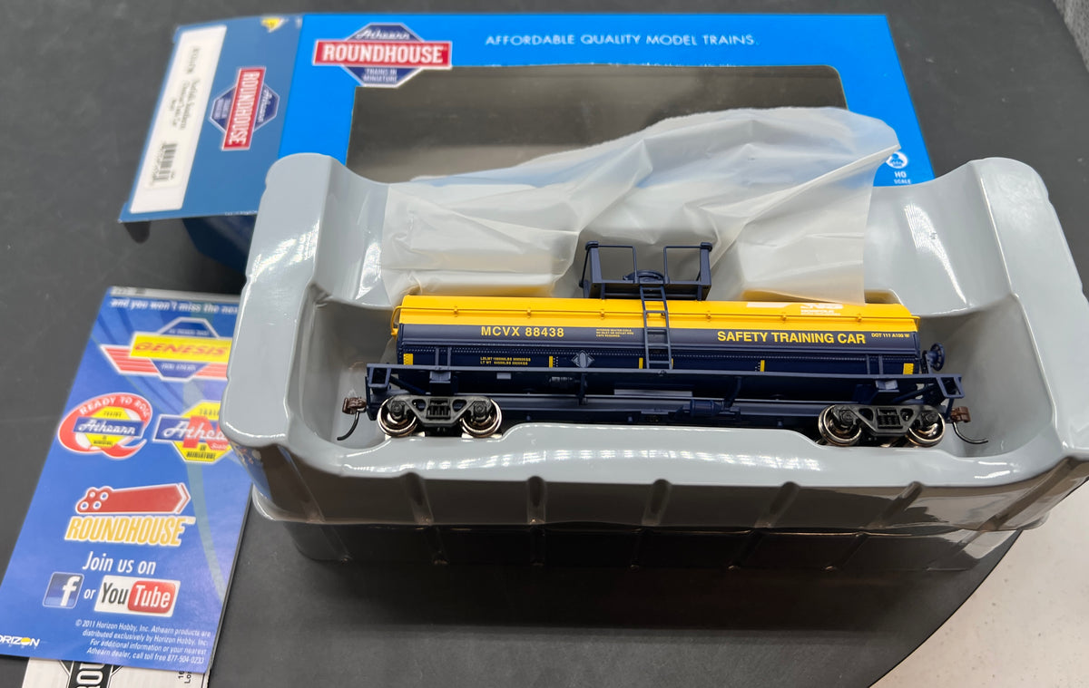 Athearn RND14798 Norfolk Southern chemical tank car Ho scale NEW