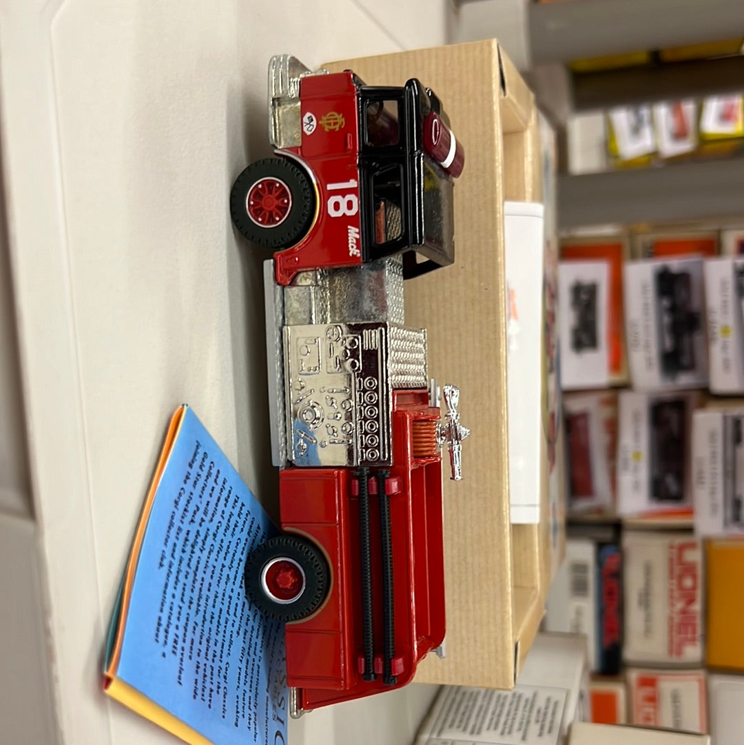 Corgi 98484 Mack Pumper of Chicago Die Cast Fire Truck Tarnished