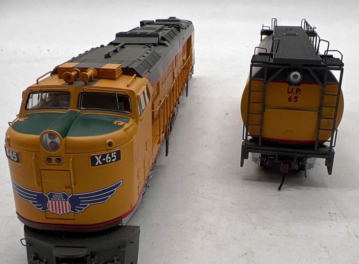 Athearn 88667 Union Pacific UP Veranda Gas Turbine Diesel Loco & Tende