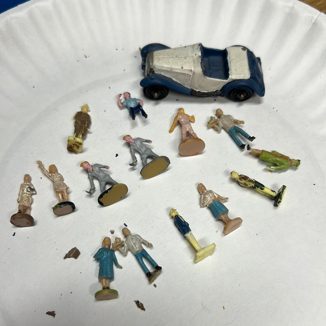 HO Scale figure pack White Car