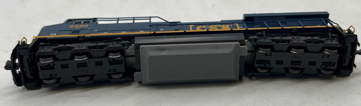 Kato 176-8936 CSX GE ES44DC Logo Diesel Locomotive DC N SCALE Like New