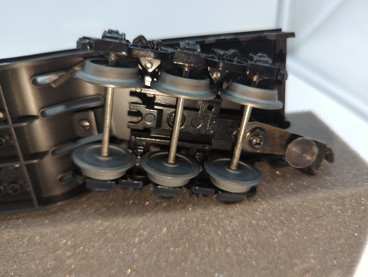 MTH Railking 30-7002e Southern Depressed Flatcar w/Transformer O SCALE